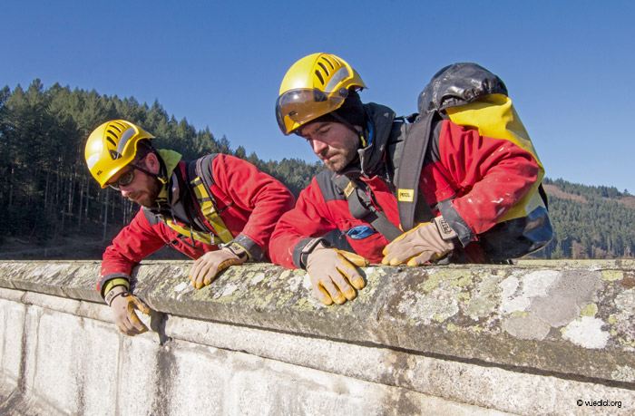 Petzl - equipment, headlamps, and techniques for alpinism, climbing ...