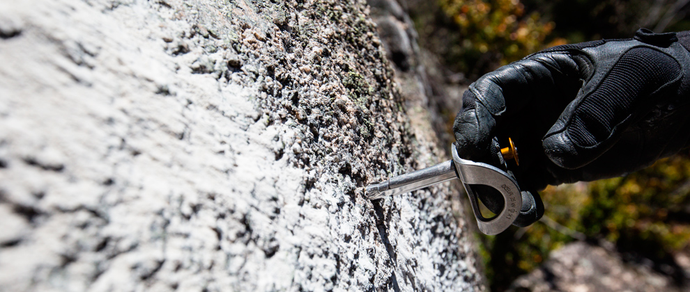 Anchors - Petzl Belgique | Professional